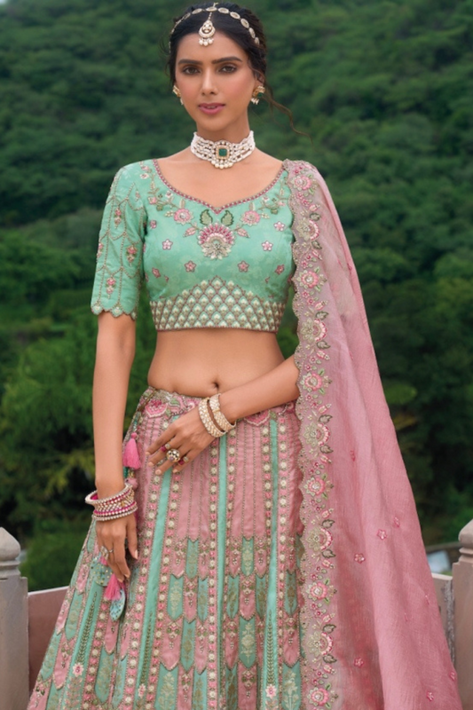 How to Style Lehenga Cholis for Modern and Traditional Looks
